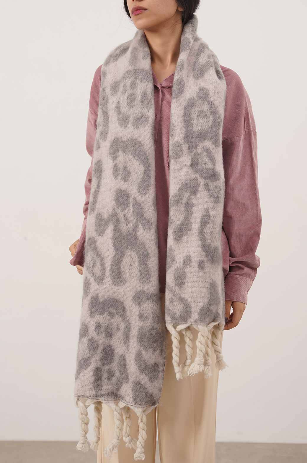 PLUSH JUNGLE SCARF – Lama Retail